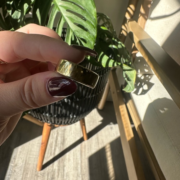 Oura | Jewelry | Oura Ring Gen 3 Comes With Box And Charger | Poshmark